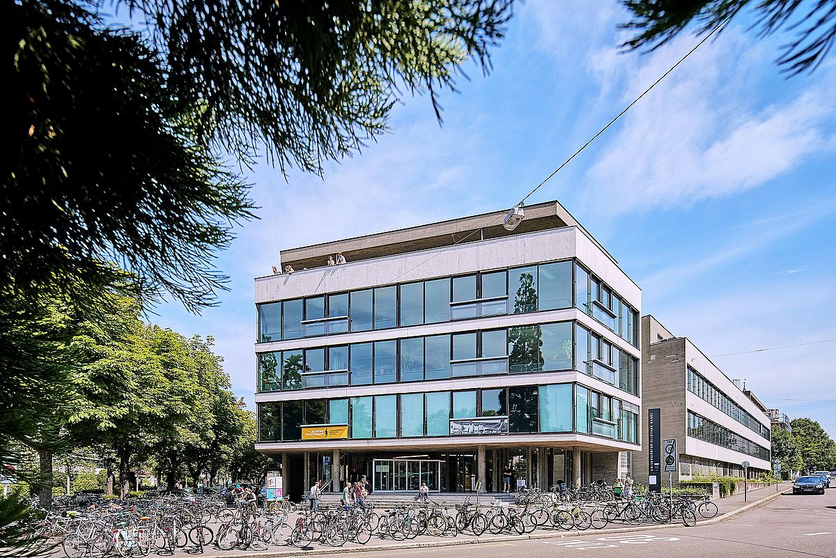 Rundgang durch die UB Hauptbibliothek | Universitätsbibliothek ...